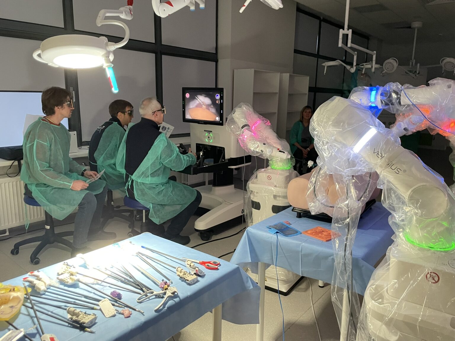 Versius robotic system - Promedica